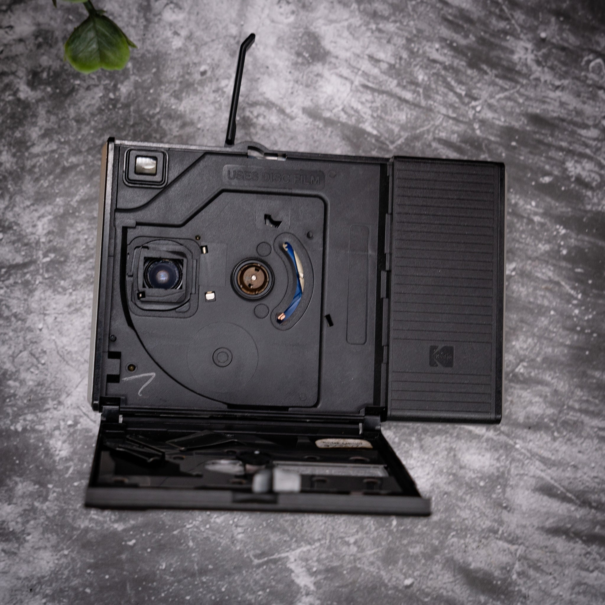 Disc Film Camera | Kodak Disc 4000 + Expired Disc Film, Original Leath ...